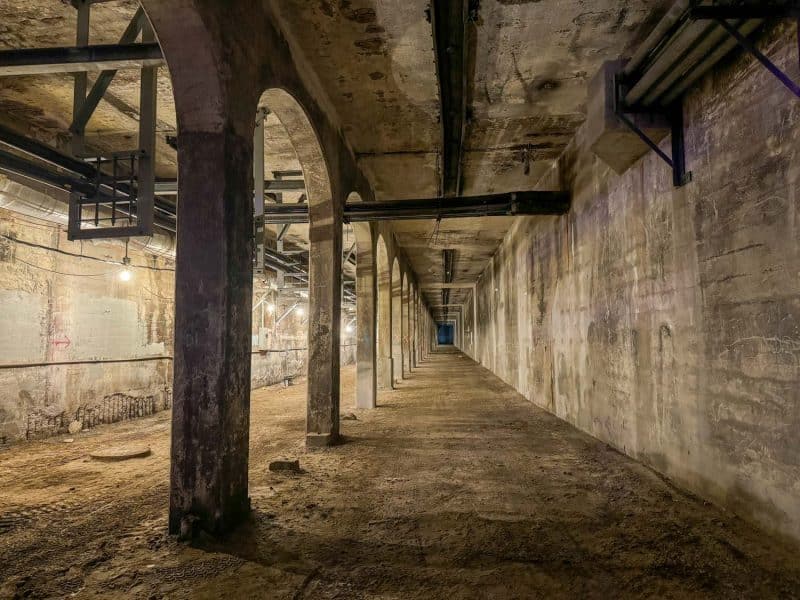 How to Explore the Streetcar Level of Veterans Memorial Bridge